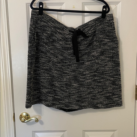 LOFT | Skirts | Loft Plus Black And White Knit Skirt 2 | Poshmark